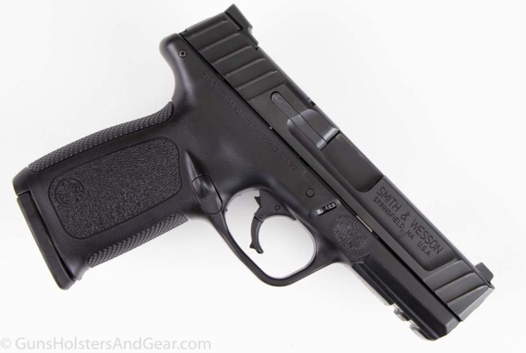 Smith and Wesson SD40 Review - Guns Holsters And Gear